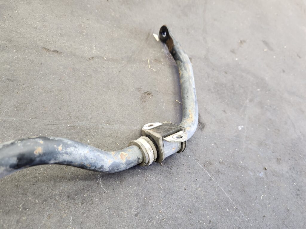 86-91 rx7 front suspension sway bar w/ brackets – Rotary Resurrection